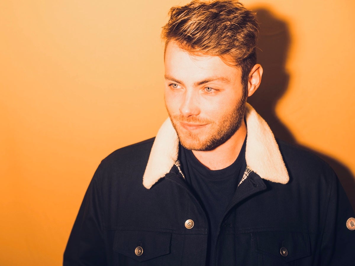 Book Jude, Wedding Singer in South of France | FixTheMusic